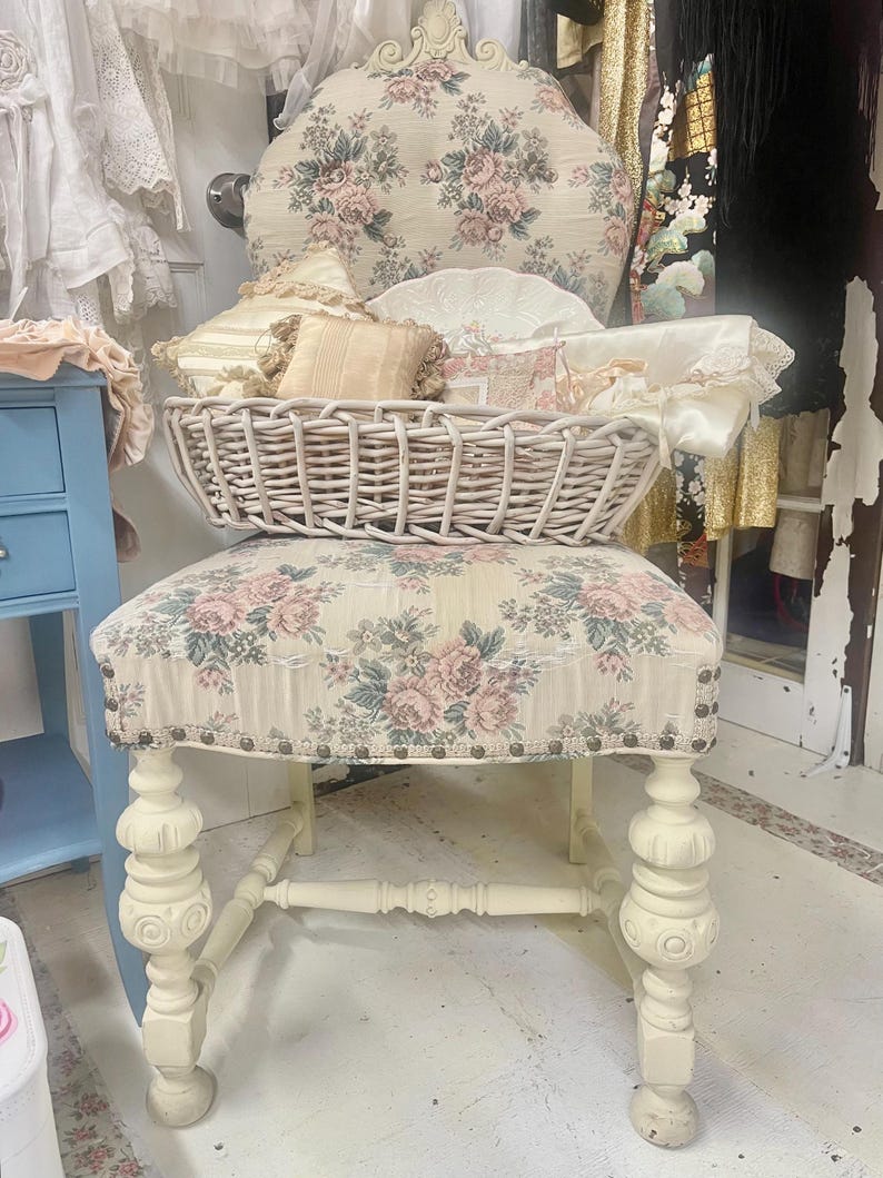 Very unique vintage cottage carved oak wood pair of Bergere beauty ...
