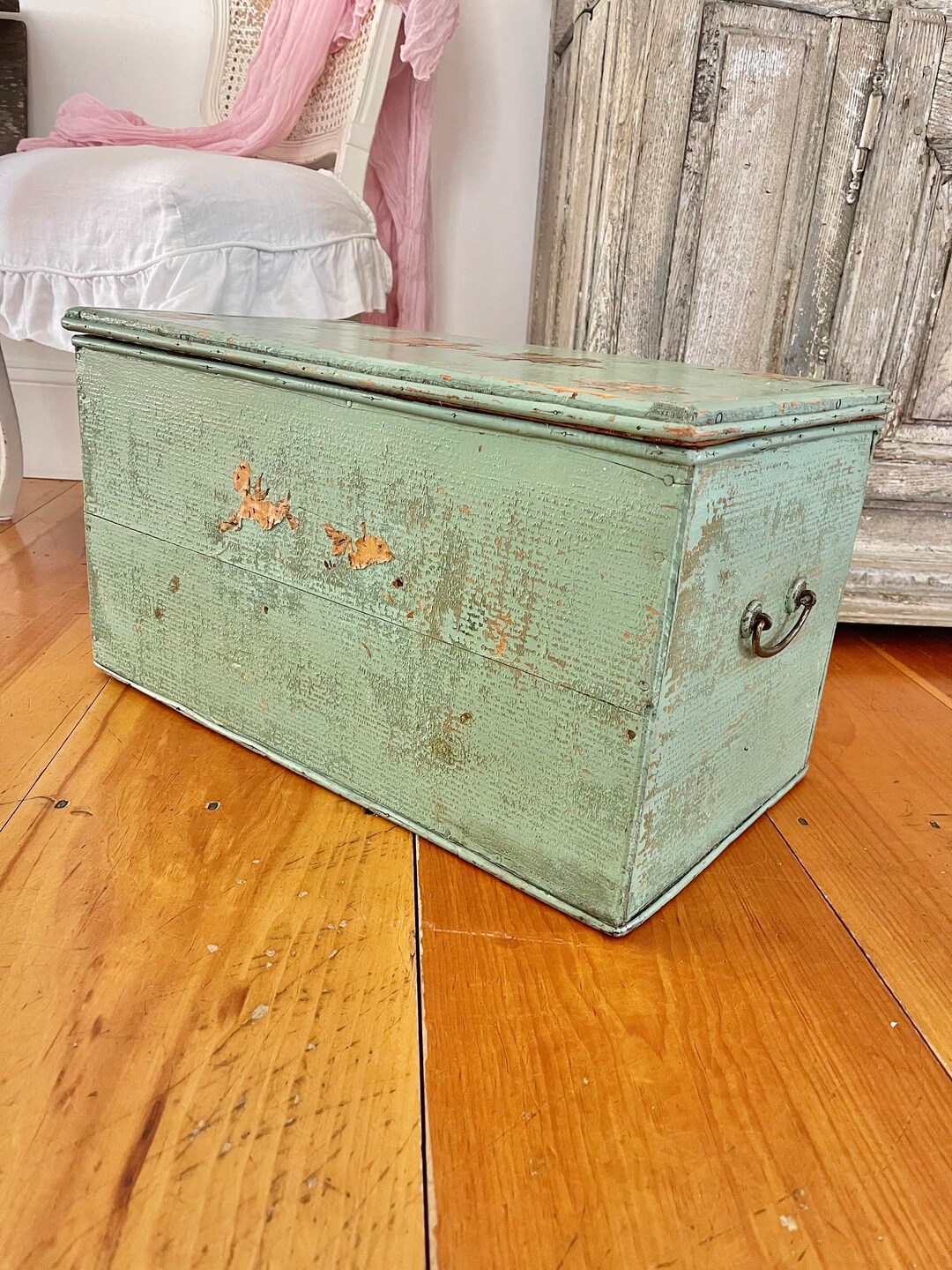 Fabulous Chippy Farmhouse Old Wood Storage Trunk Shabby Chic Patina Old ...
