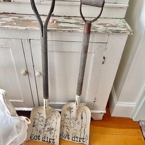 The BEST OLD Farmhouse Garden Shovel Shabby Chic Painted Decorative ...