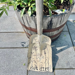 The BEST OLD Farmhouse Garden Shovel Shabby Chic Painted Decorative ...