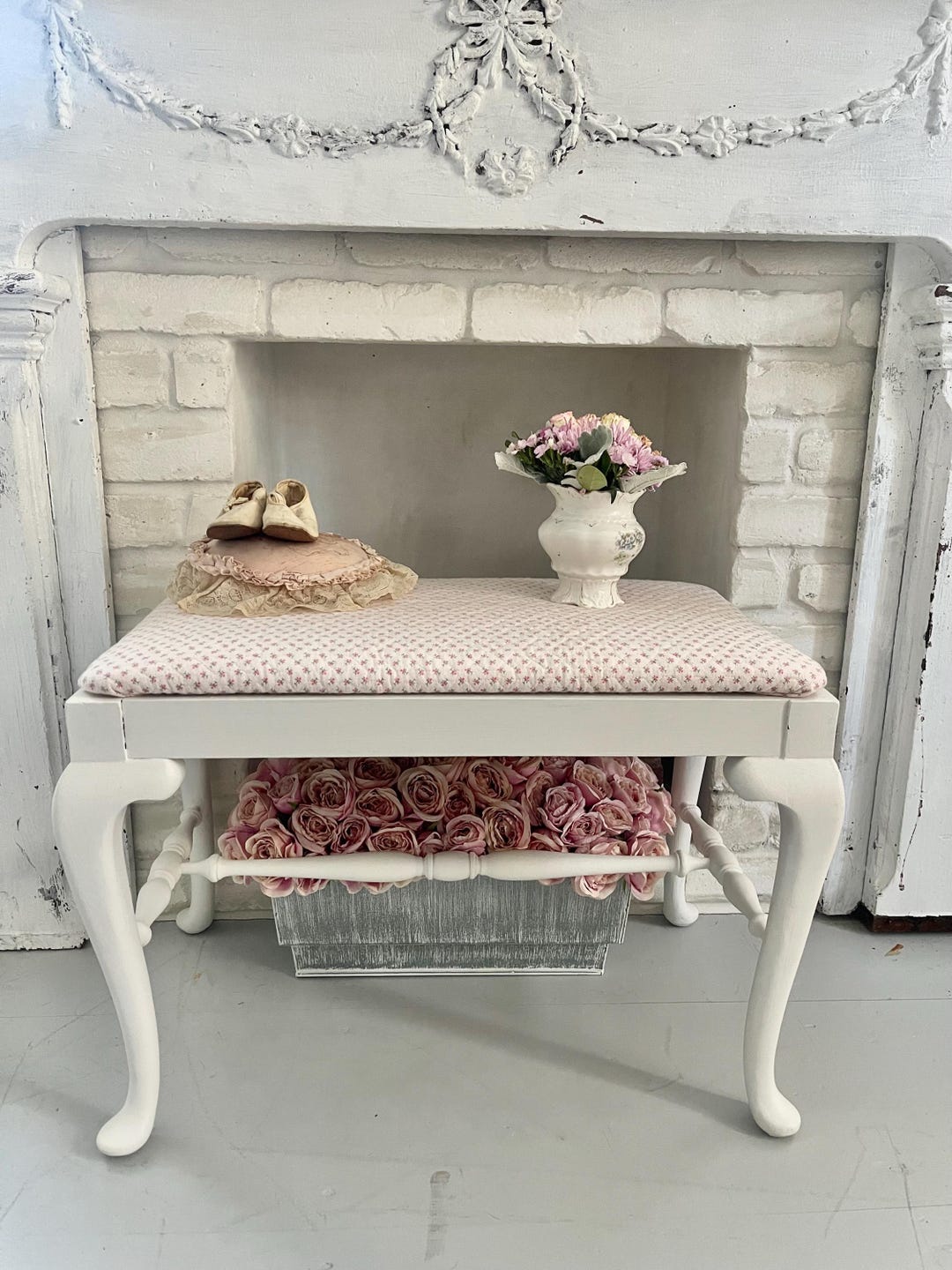 Beautiful Vintage Pink Ditsy Floral Vanity Bench / Hall Bench Shabby - Etsy