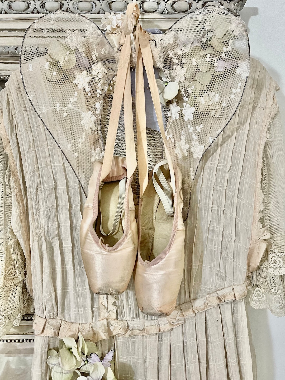 Wonderfully Shabby Chic Faded Pink Satin Pointe Ballet Slippers ...