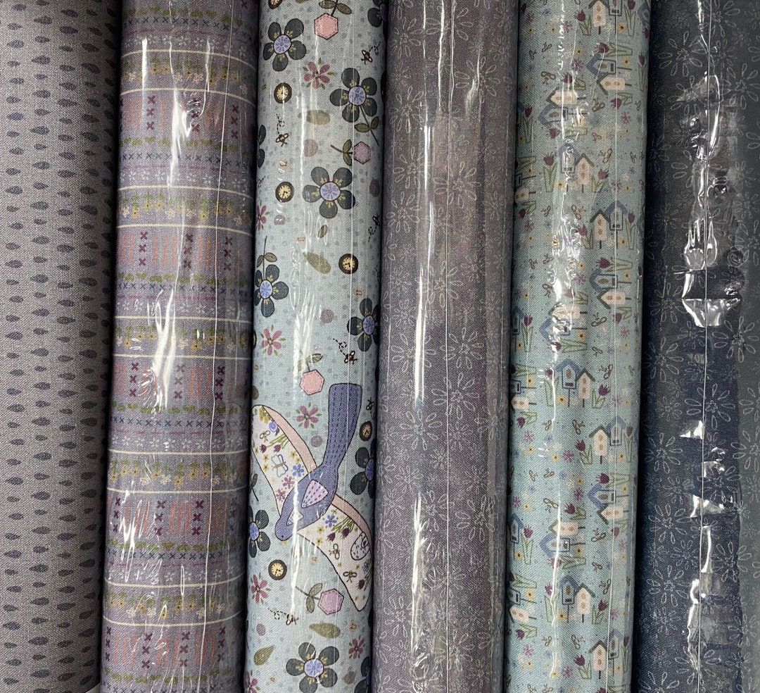 Lynette Anderson Fabric Garden of Flowers. Blues and Mauves. 100% ...