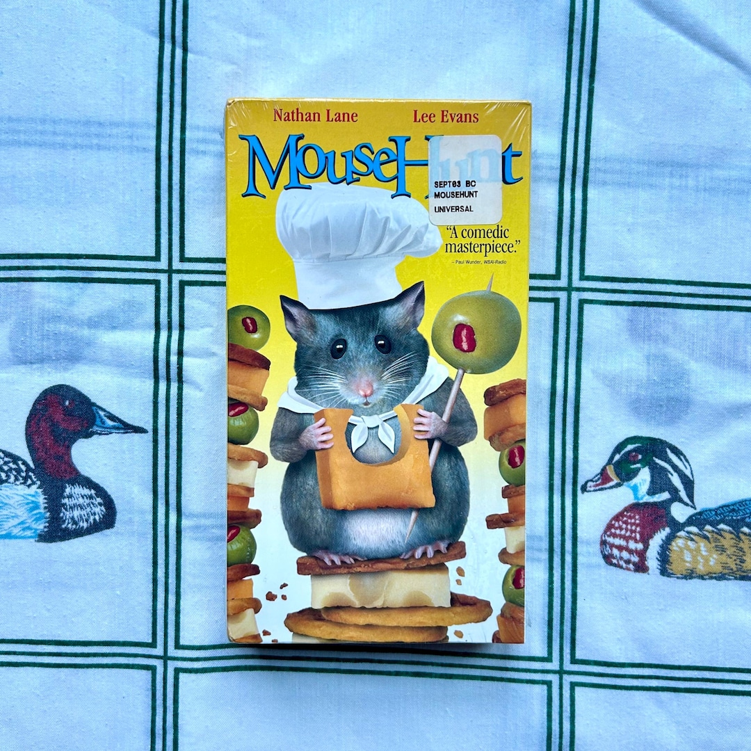 1998 Mouse Hunt VHS Sealed Universal Dreamworks Video Nathan Lane Lee ...