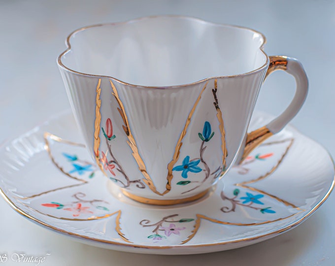 Shelley Hand Painted Dainty Shape Tea Cup and Saucer, C. 1945 -1966 - Etsy