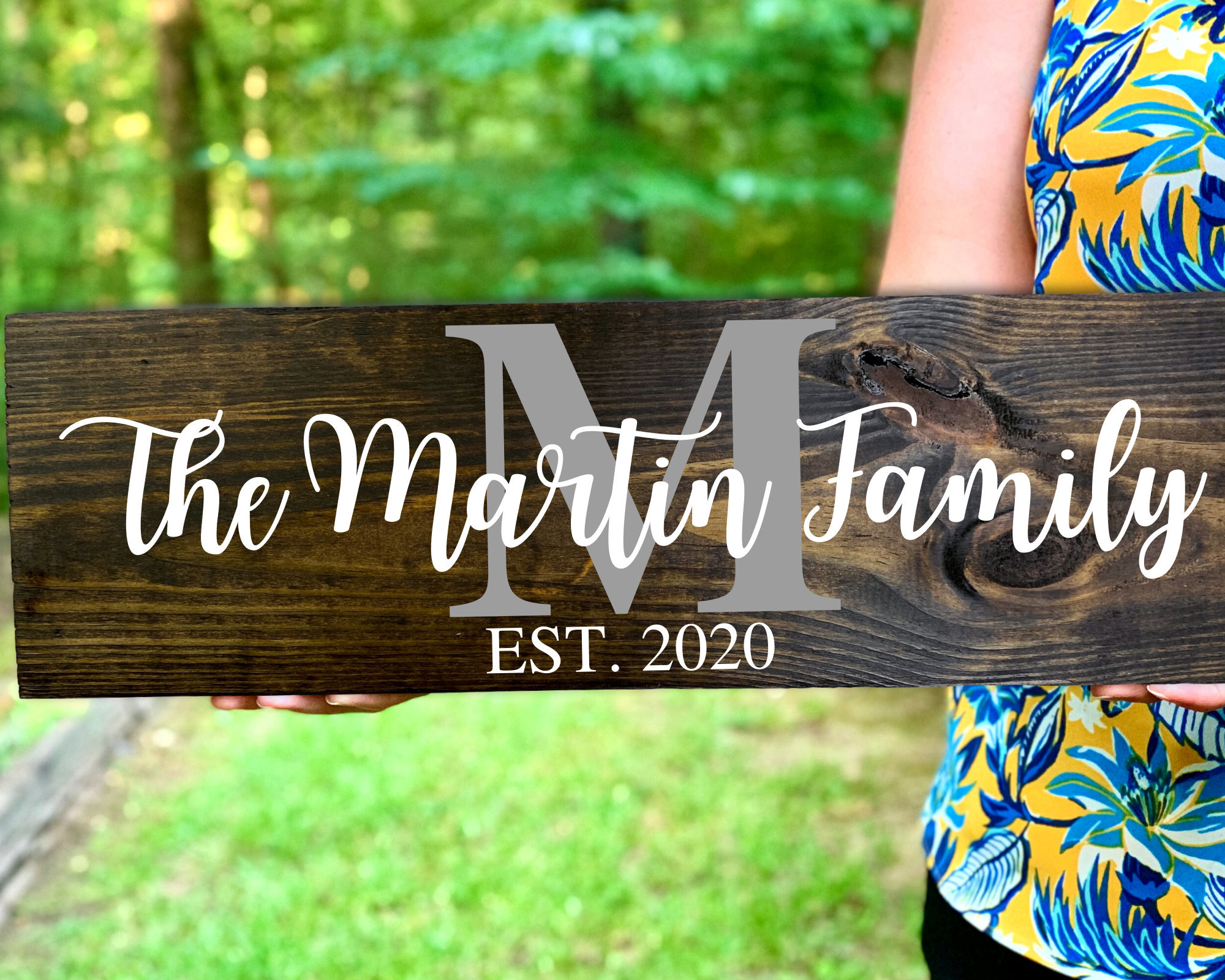 wood-personalized-family-name-sign-anniversary-wedding-gift-signs