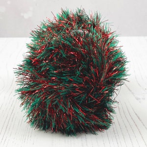 Tinsel Yarn: Christmas. 50g Balls of Christmas Tinsel Chunky Yarn. King ...