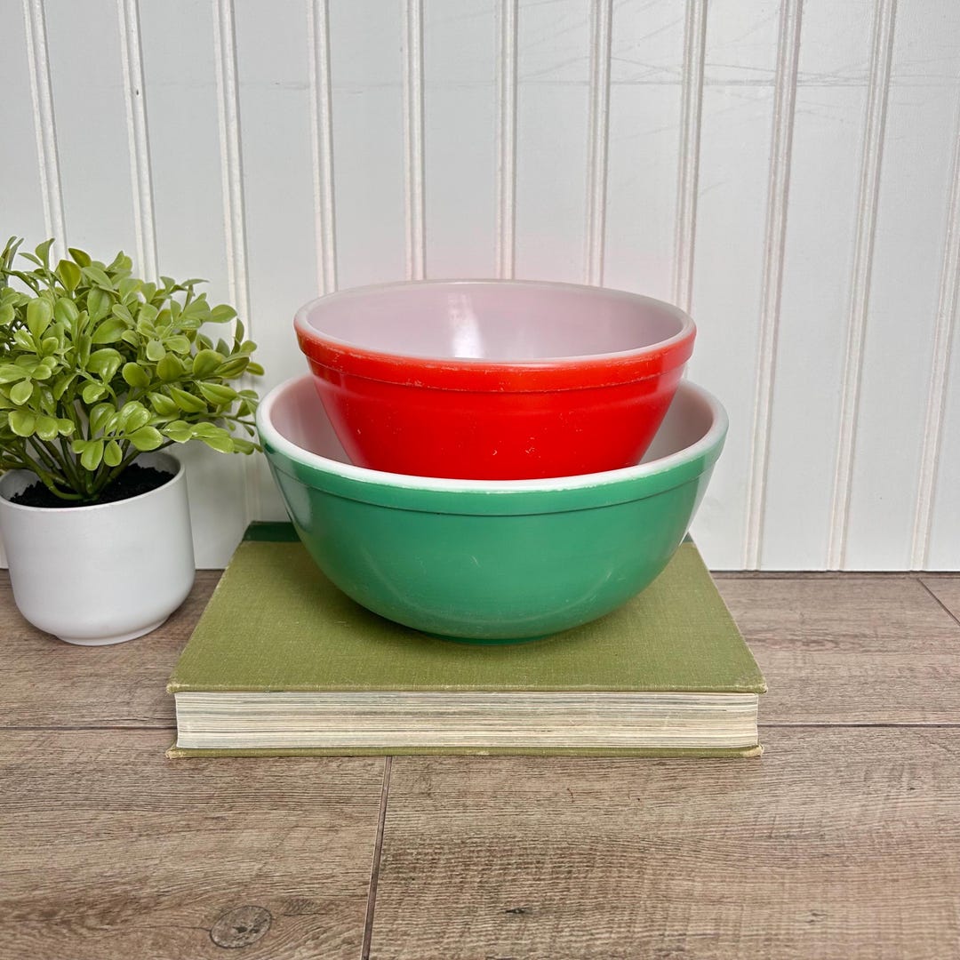 Choice of One Vintage Primary Solid Color Pyrex Mixing Bowl Green 403 ...