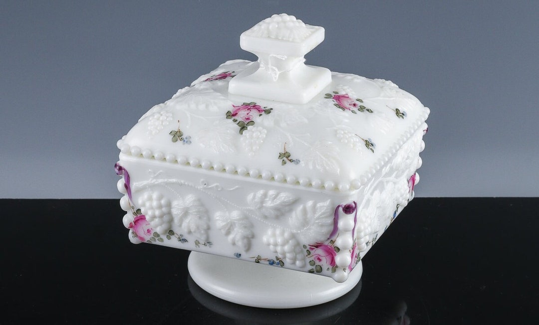Very Fine C1980s Westmoreland Roses & Bows Milk Glass Lidded Beaded ...