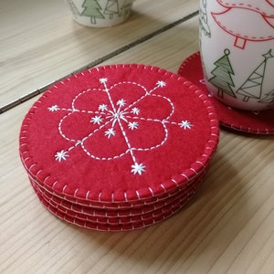 6 Christmas Coasters, Winter Table Decor, Flat Felt Round Coaster Set ...