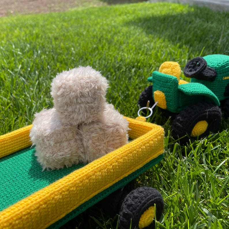 Tractor Wagon Hay Pattern/green Yellow Mower/farmyard Bales/experienced ...