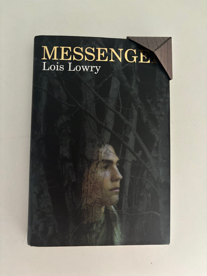 Messenger by Lois Lowry - Book and Bookmark Gift Set - Etsy