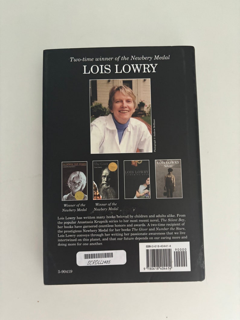 Messenger by Lois Lowry - Book and Bookmark Gift Set - Etsy