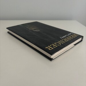Messenger by Lois Lowry - Book and Bookmark Gift Set - Etsy