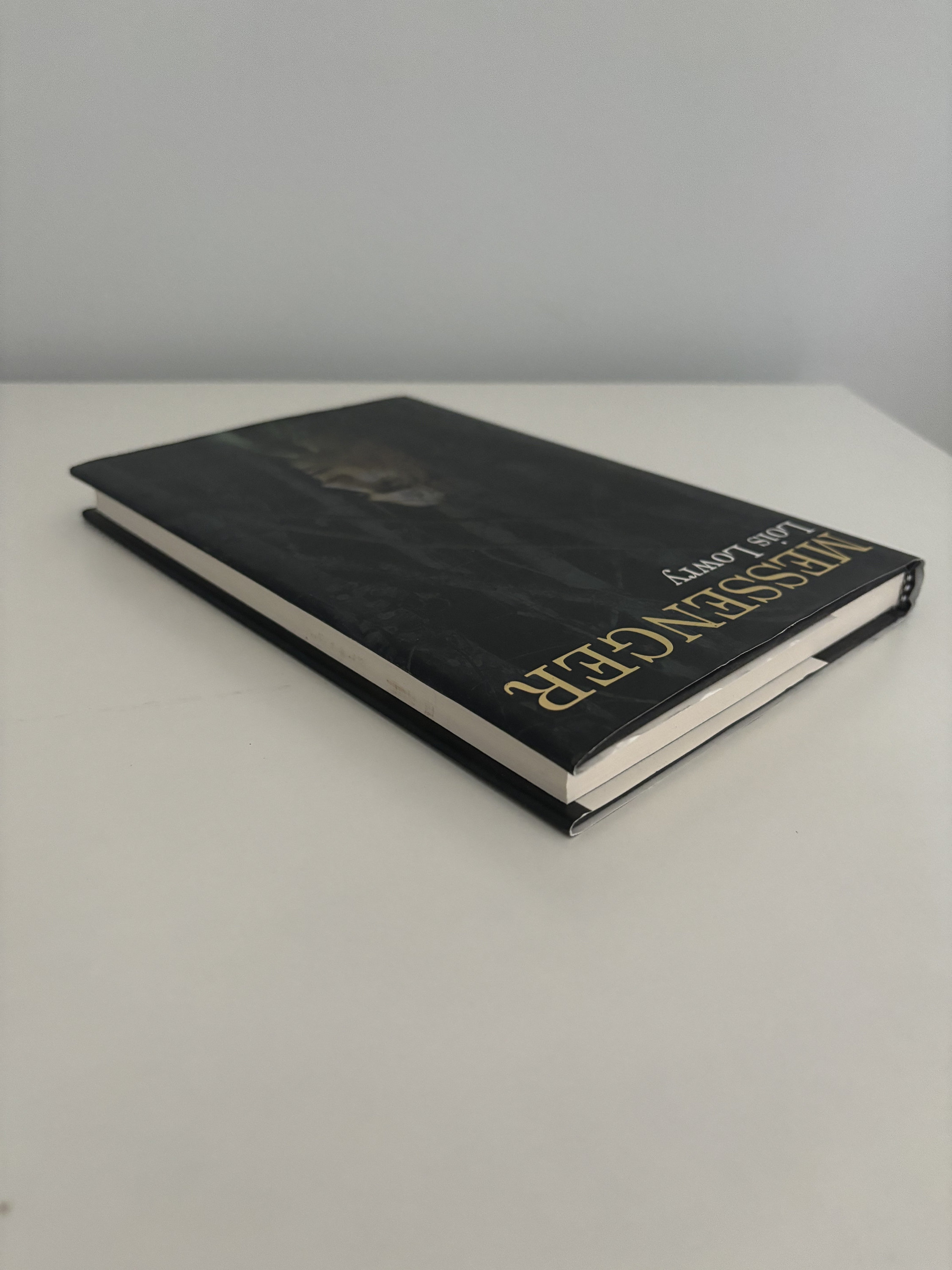 Messenger by Lois Lowry - Book and Bookmark Gift Set - Etsy