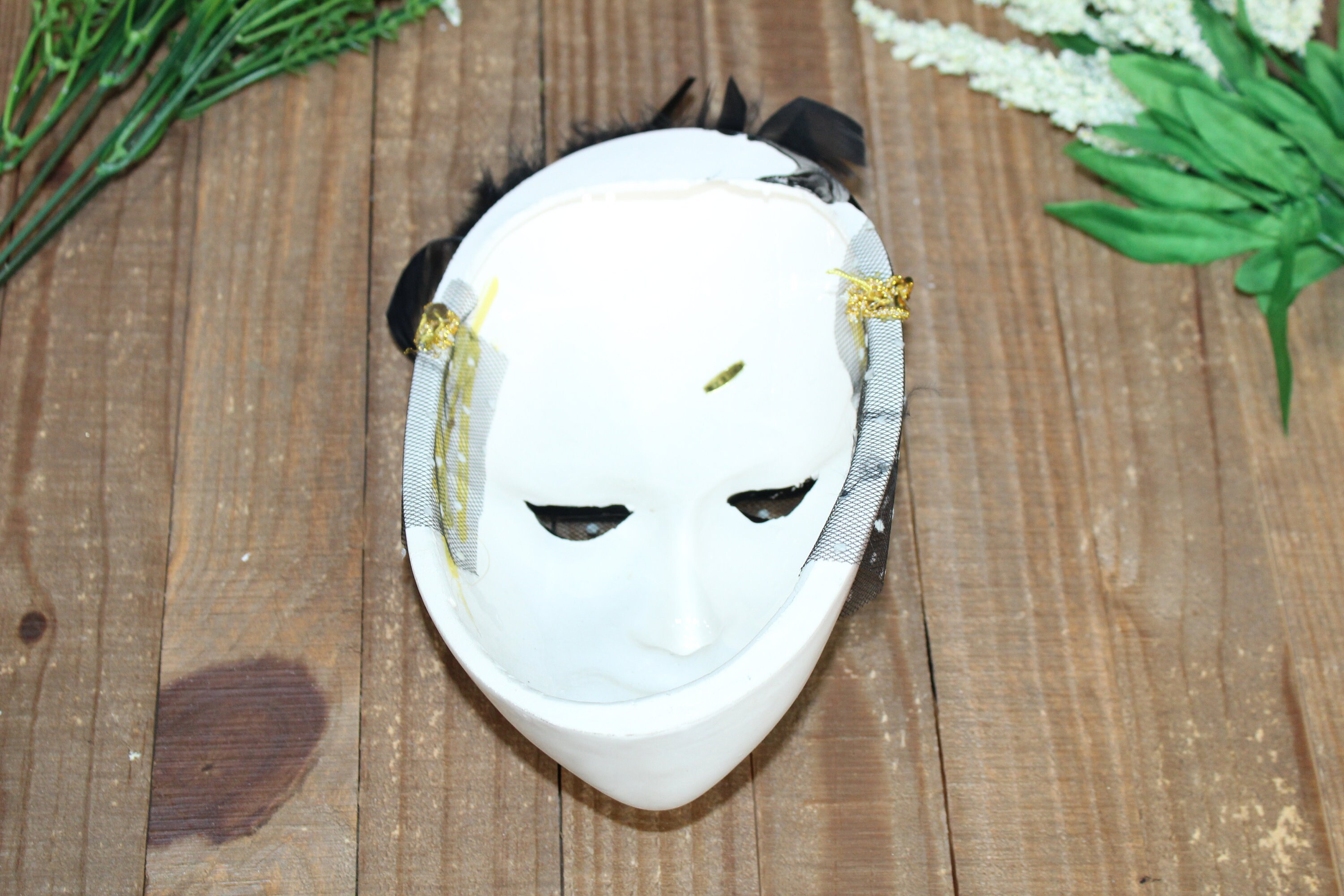 Porcelain Black White Cabaret Style Mardi Gras 7in Wall Mask Black ...