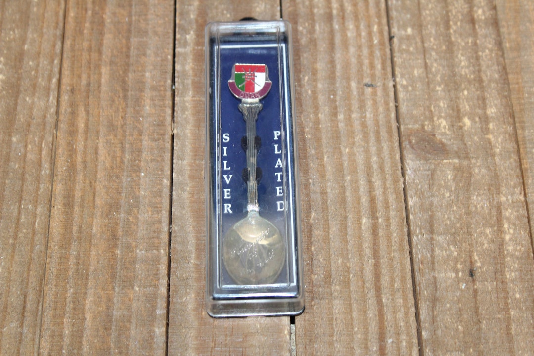 Collectable Silver Plated Oman Crest Souvenir Spoon in Box Memorabilia ...