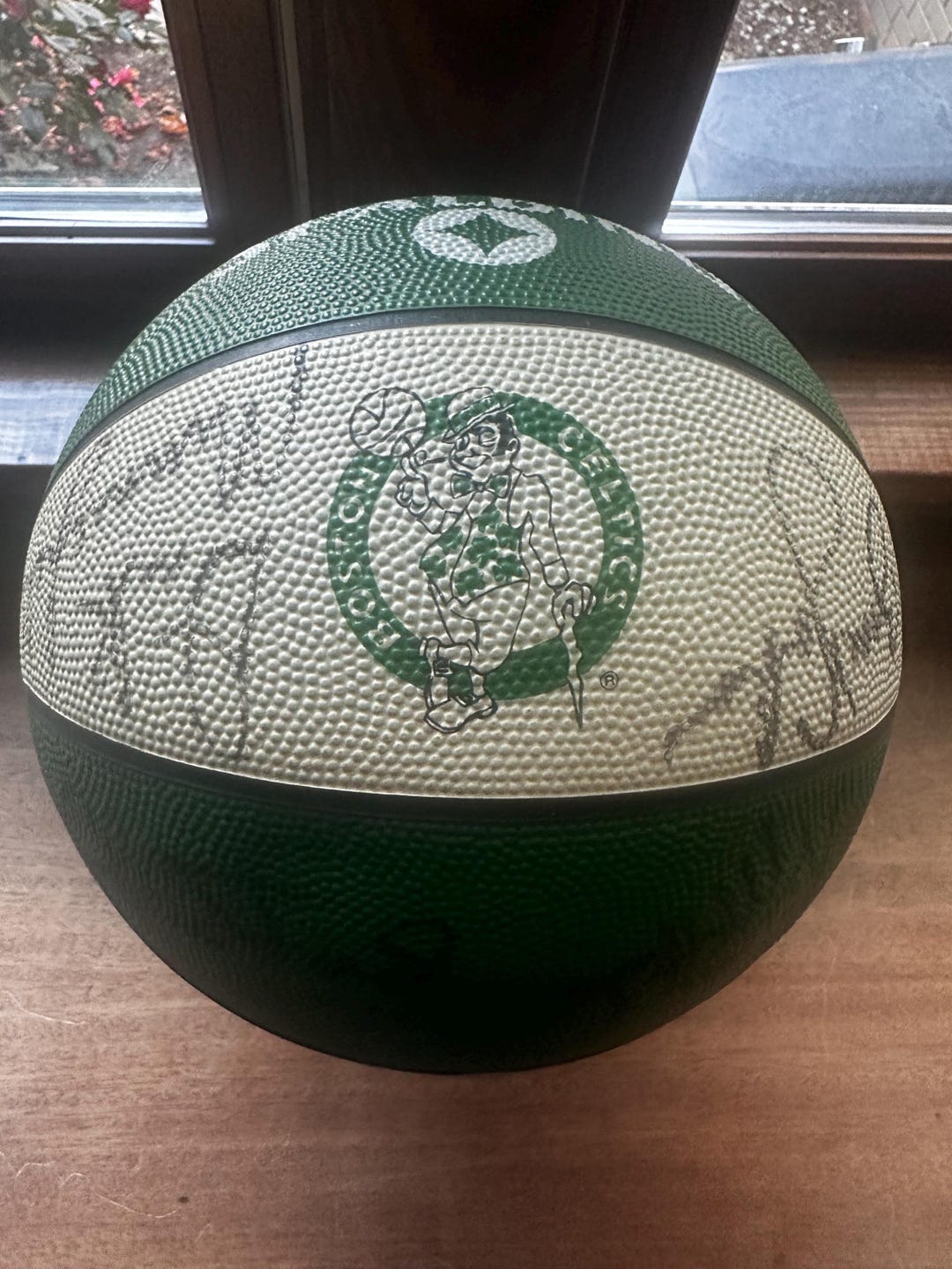 Boston Celtics Team Signed Basketball 1987-1988 - 16 Signatures Inc ...