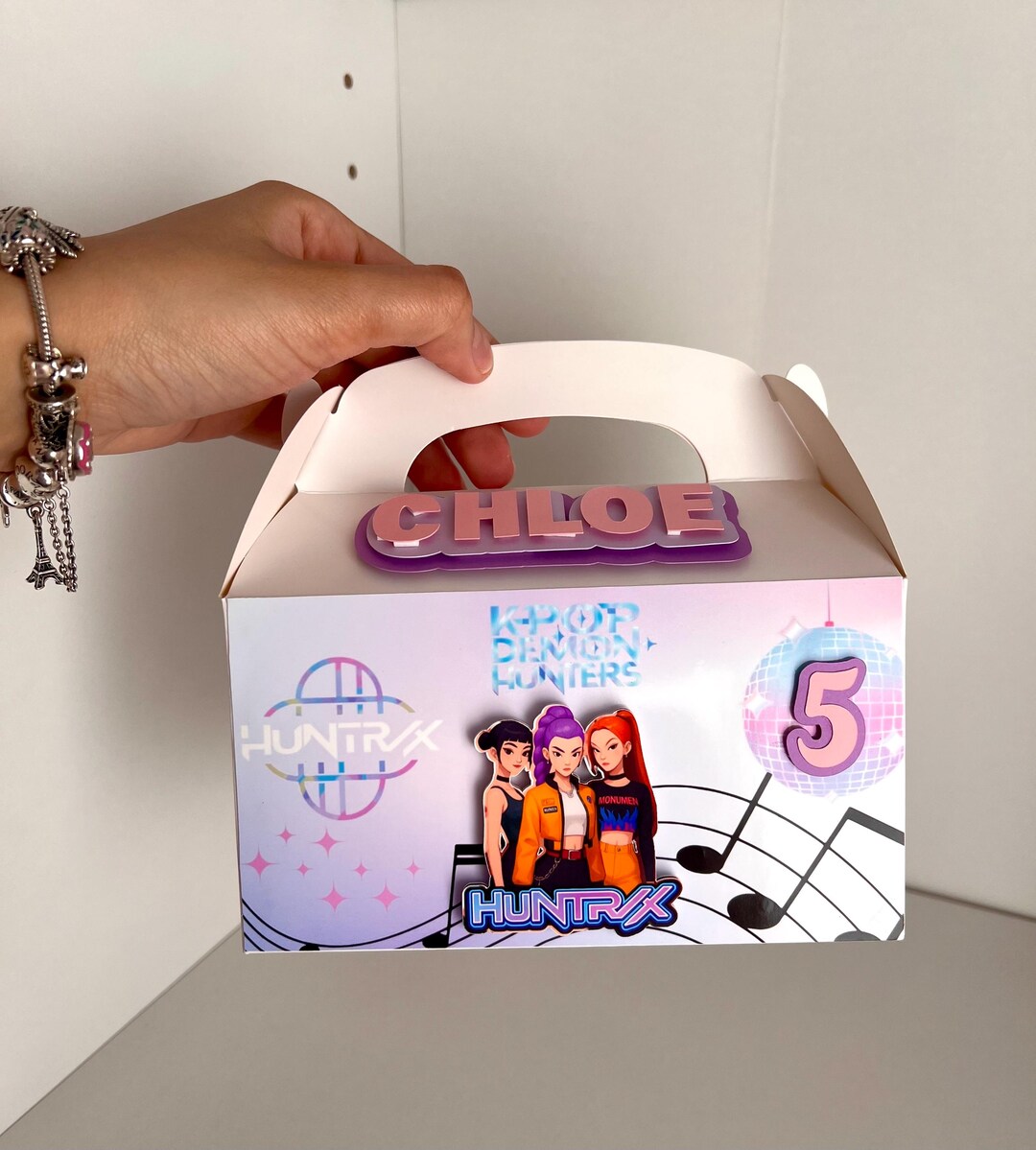 Kpop Huntrix gable box, Huntrix birthday, favor box Kpop demon hunters ...
