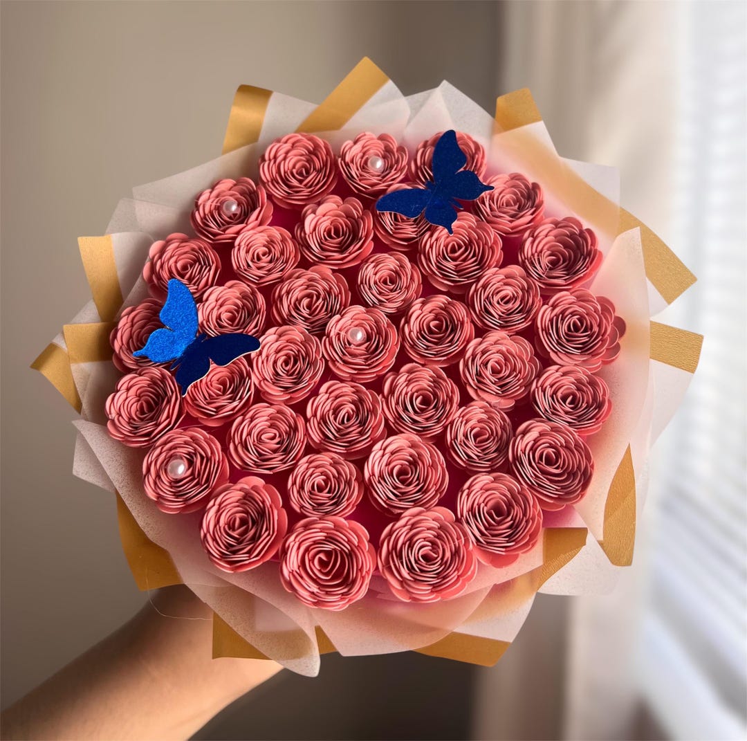 Paper Flower Bouquet,mini Roses Bouquet With Hello Kitty Gift Card ...