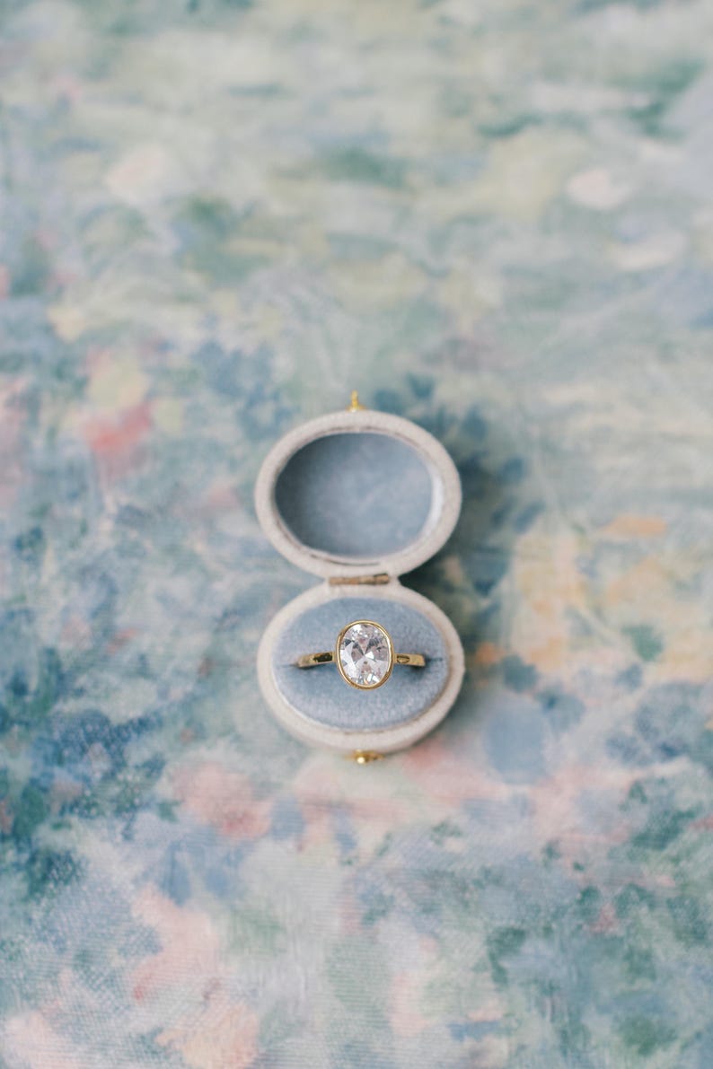The Georgian Vintage Oval Ring Box, Engagement, Linen & Velvet Ring Box ...