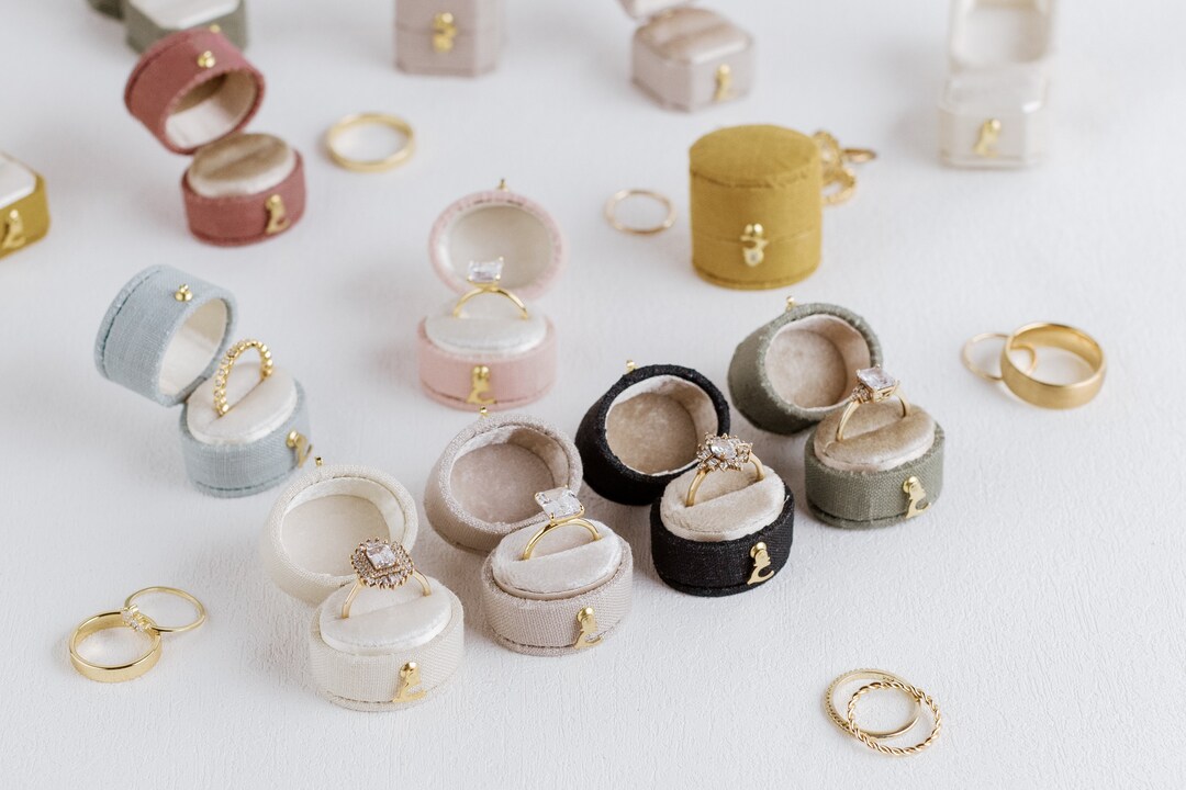 The Georgian Vintage Oval Ring Box, Engagement, Linen & Velvet Ring Box ...