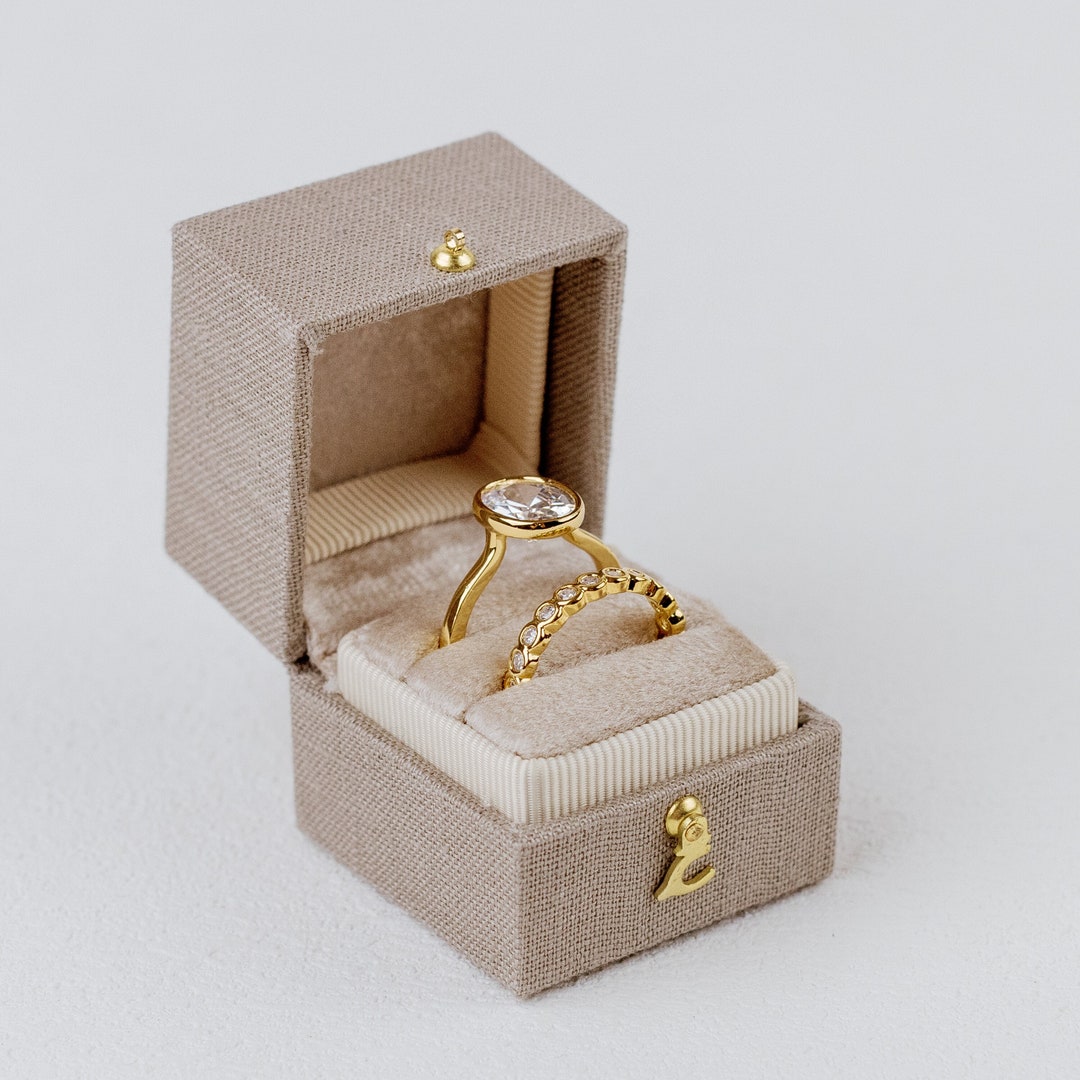 The Georgian Square Ring Box, Linen & Velvet Vintage Style Proposal ...