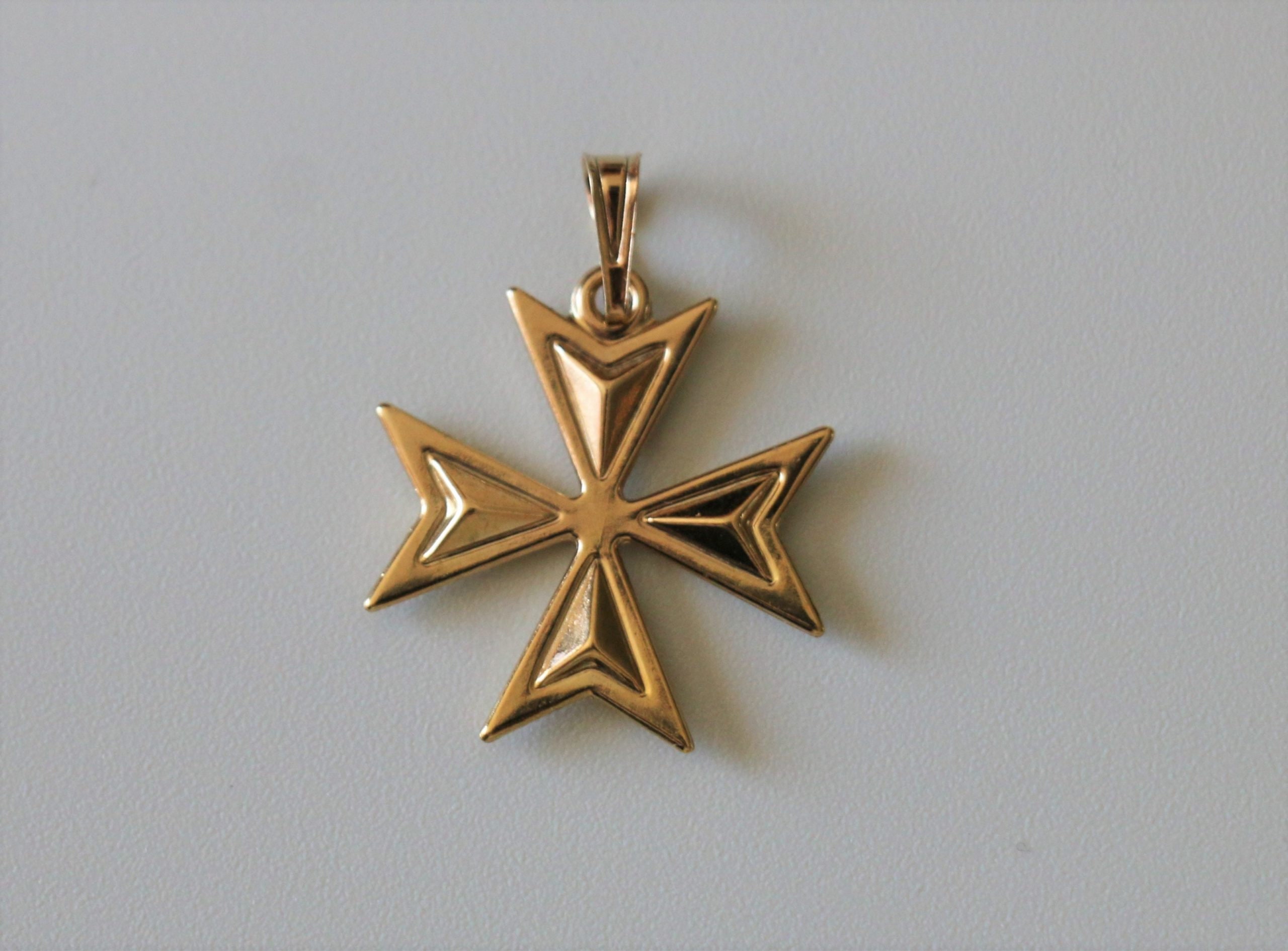 18kt 18ct Yellow Gold Malta Jewellery Maltese Cross Pendant Semi ...