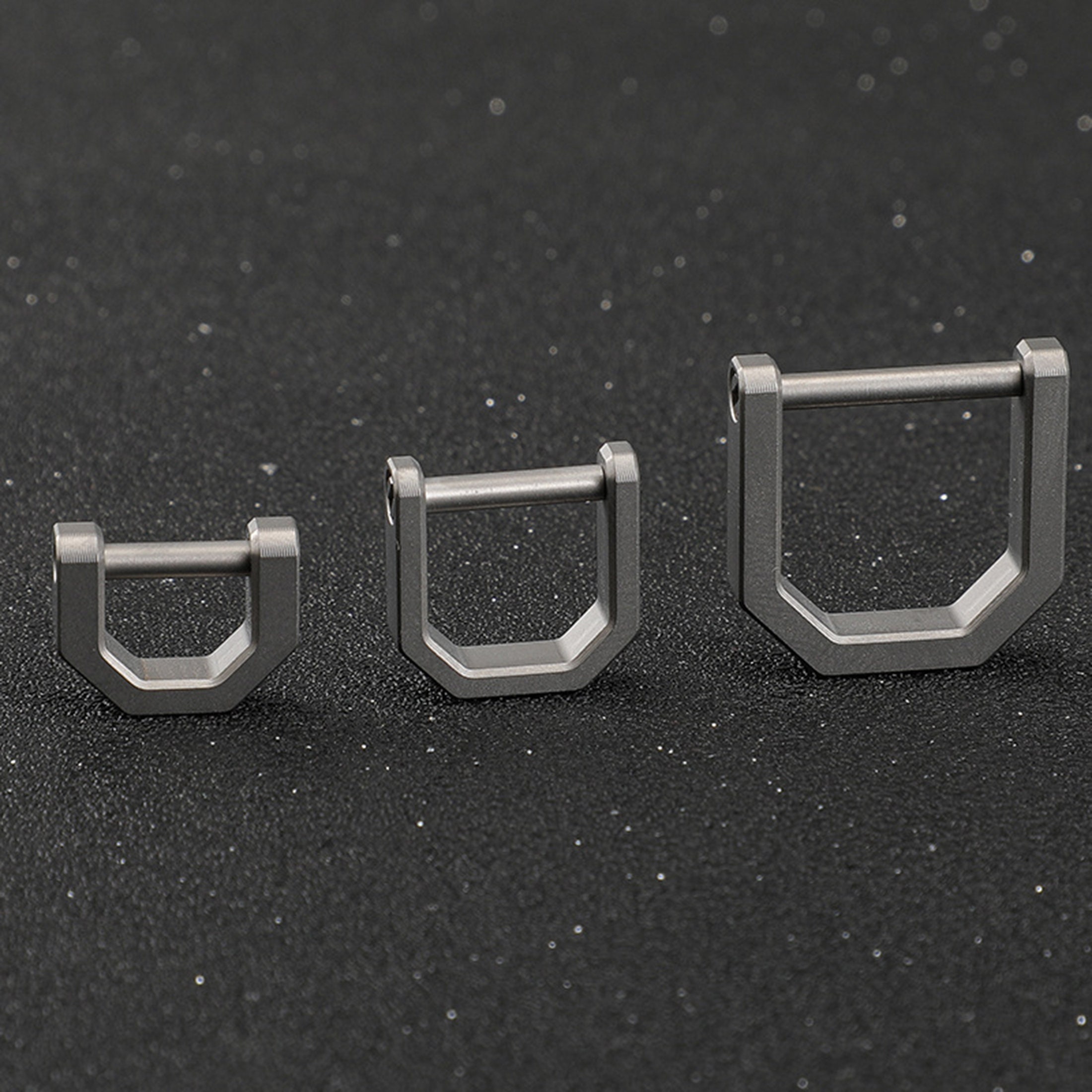 Titanium D Ring Car Key Fob Tool Shackle Keychain Horseshoe Keyring U ...