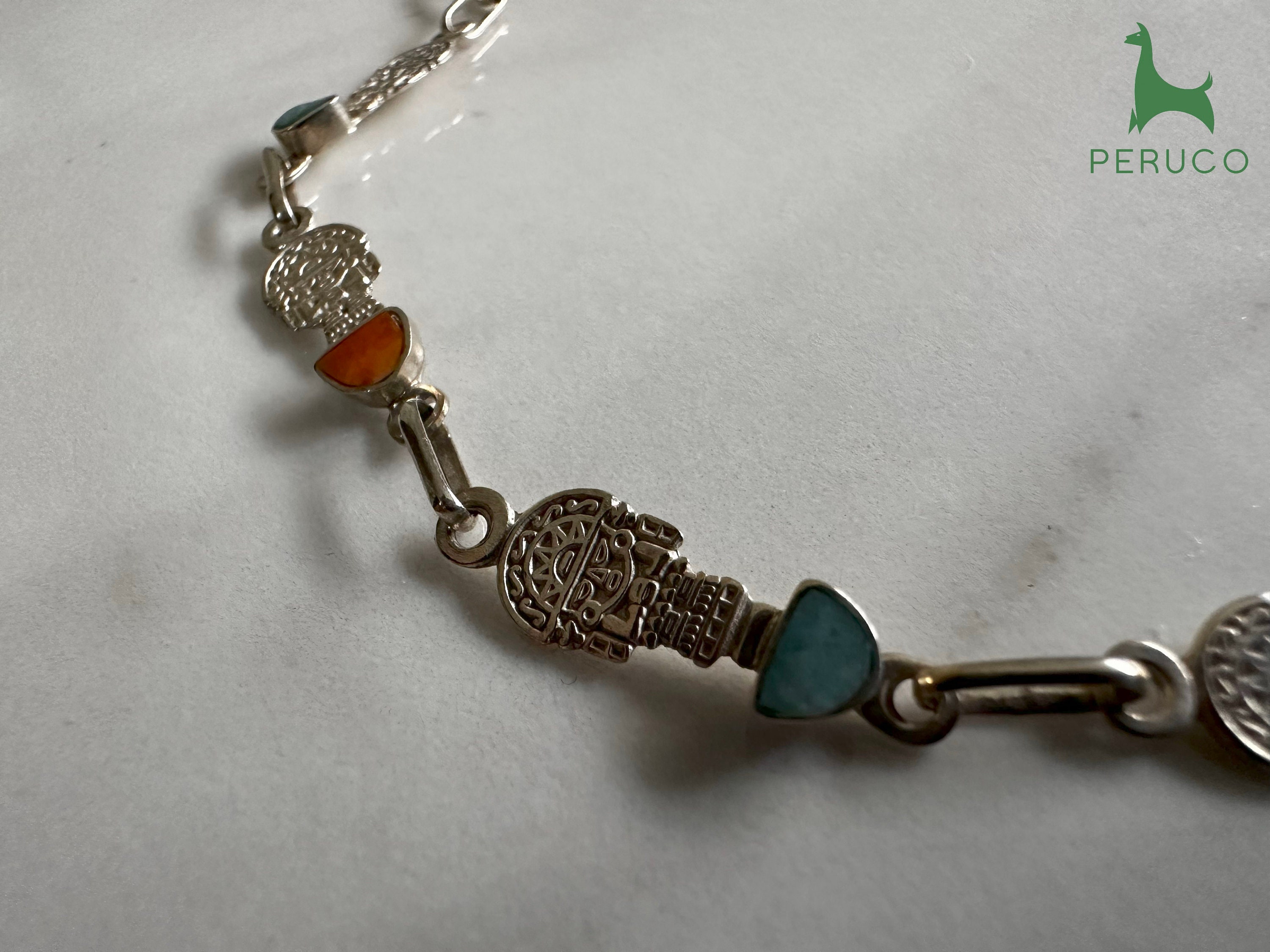 Pulsera Inca Con Diseño Tumi En Plata 950, Con Incrustación De Piedras ...