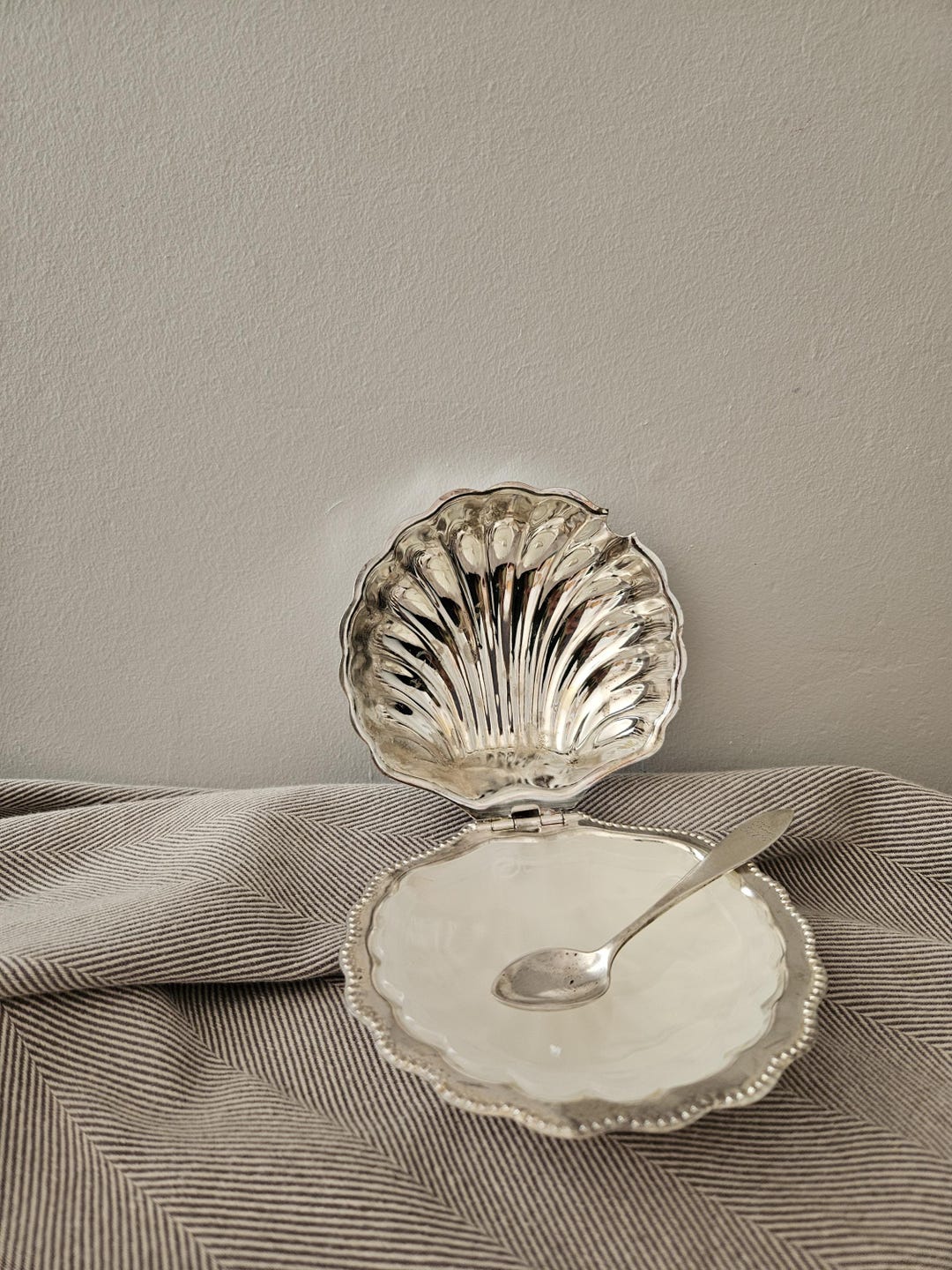 Vintage Silver Metal Shell Clam Shaped Butter or Caviar Dish, With Lid ...