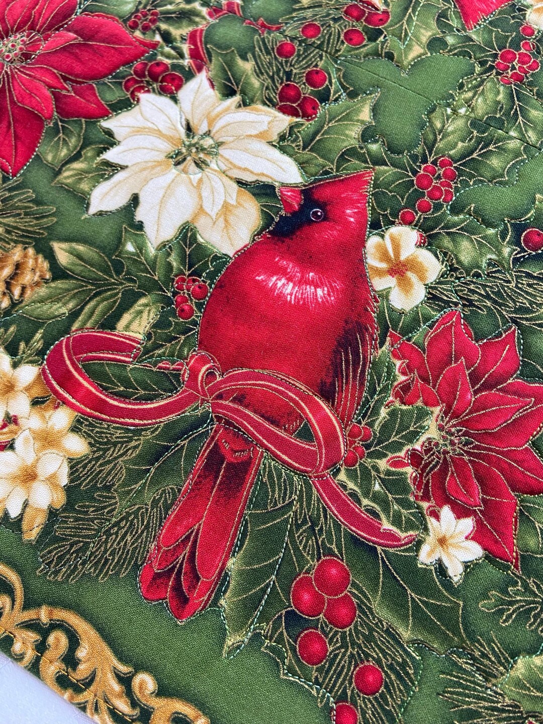 Cardinal Table Runner, Christmas Table Decor, Bird Lover Gift Idea - Etsy