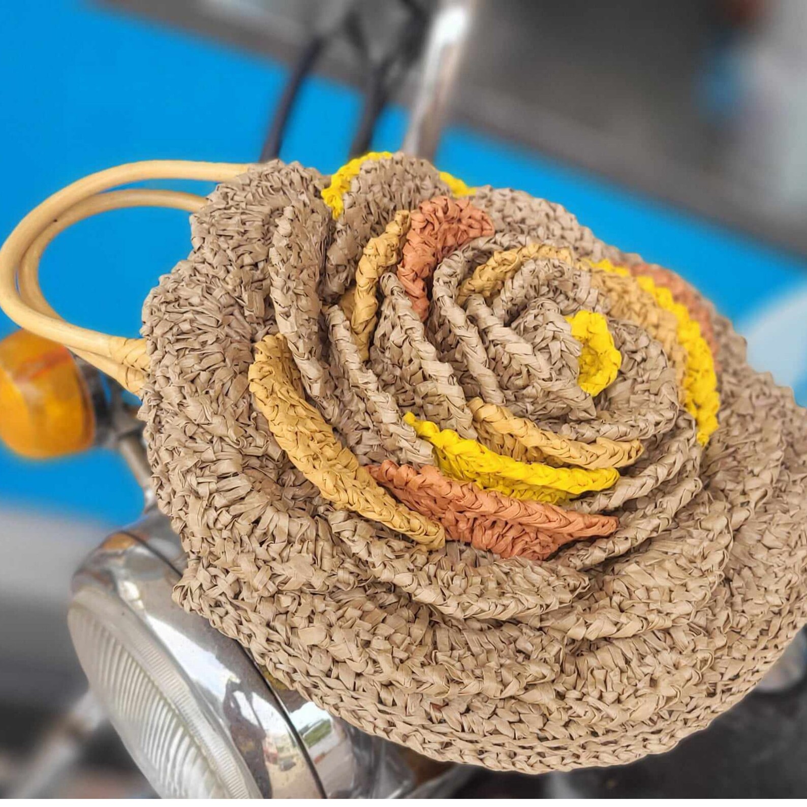 Multicolor Round Raffia Beach Bag With Bamboo Handle - Perfect Gift for ...