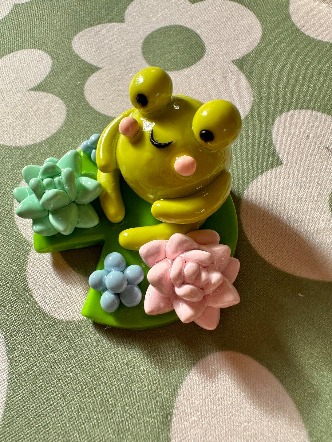 Frog Desk Friend, Cute Desk Decor, Polymer Clay Figurine - Etsy
