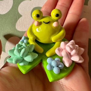 Frog Desk Friend, Cute Desk Decor, Polymer Clay Figurine - Etsy