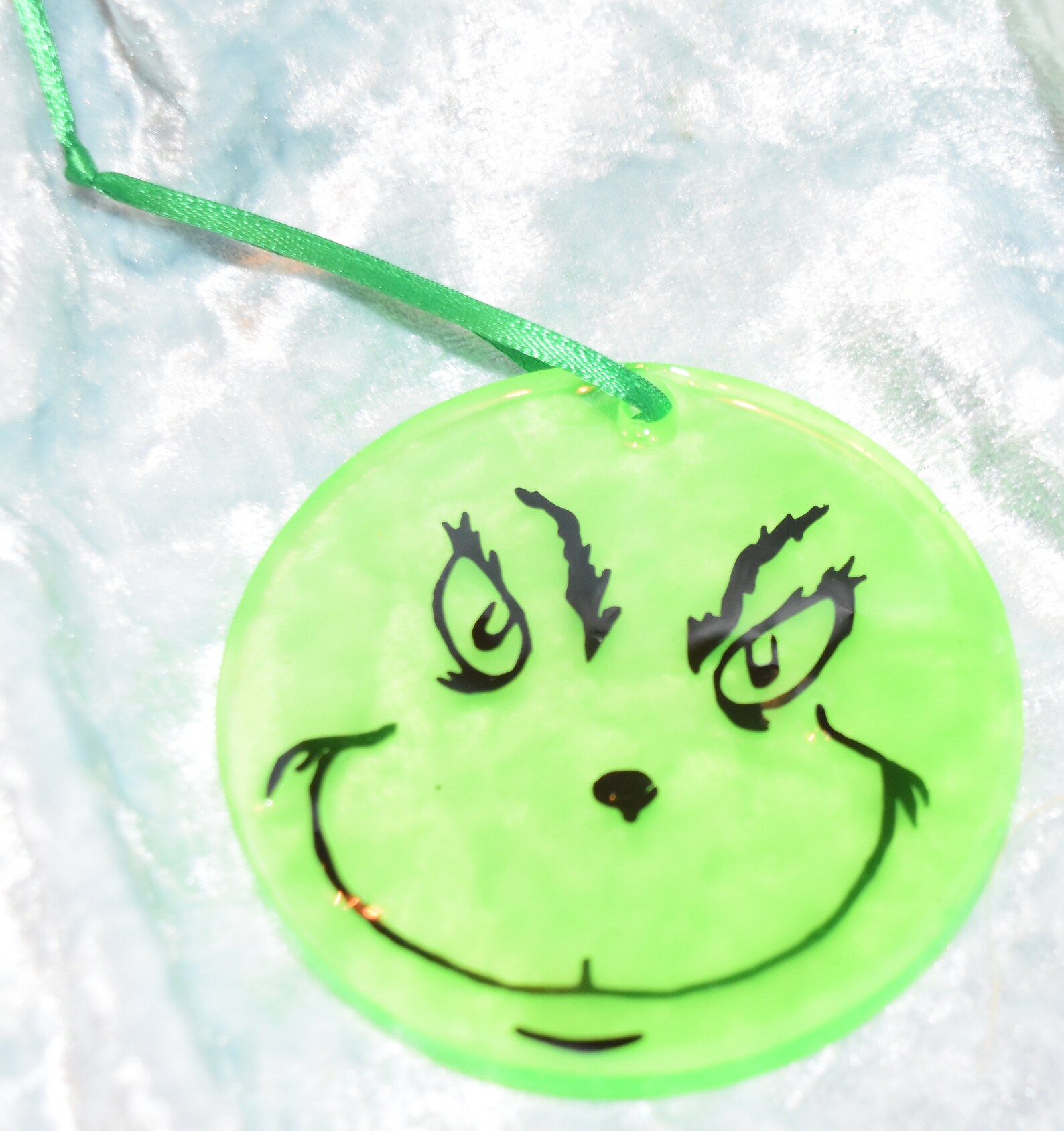 Grinch Face Resin Christmas Ornament - Etsy Ireland
