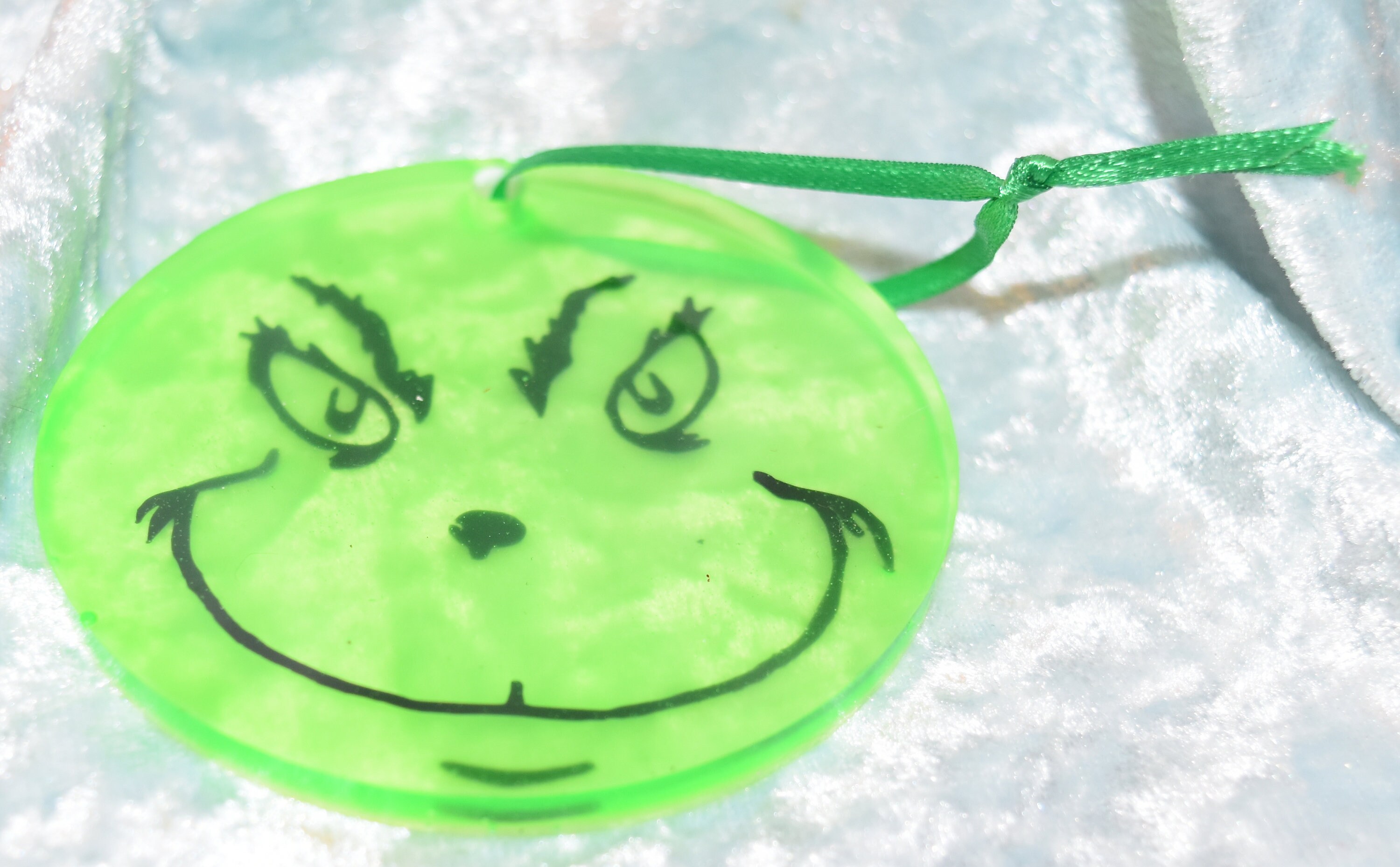Grinch Face Resin Christmas Ornament - Etsy Ireland