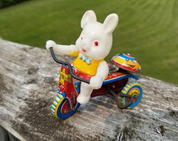 Wind up Toy Bunny on Tricycle Made in Japan, 1950s Original Bunny ...