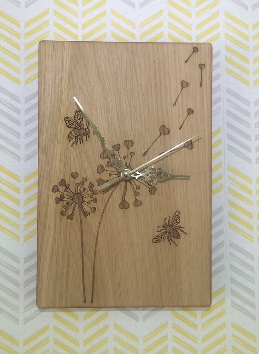 Laser Engraved Bee & Dandelion Clock - Etsy