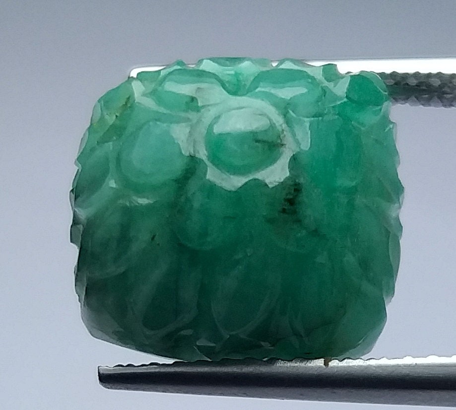 14.10 Carats Natural Emerald Handmade Carving. 13x13 MM - Etsy