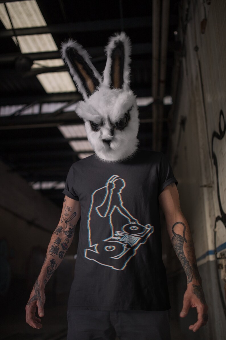 DJ T-shirt With Trippy Effect, Gift for DJ, EDM Music Shirt, Techno ...