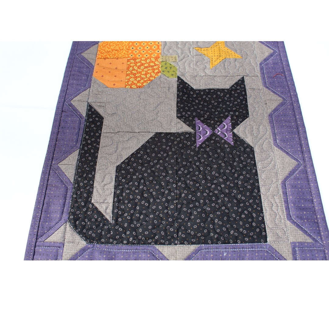 Scaredy Cat | Black Cats and Pumpkins | Table Runner - Etsy