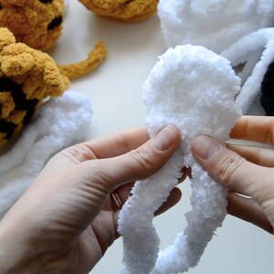 Hand Knit MINI Bee Pattern, BEGINNER Video Tutorial, Learn How to ...