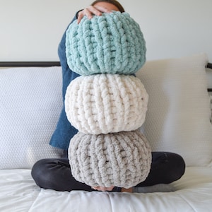 Round Pillow Pouf Video Tutorial/pattern, Learn How to Finger Knit ...