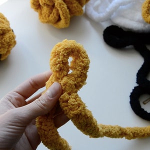 Hand Knit MINI Bee Pattern, BEGINNER Video Tutorial, Learn How to ...