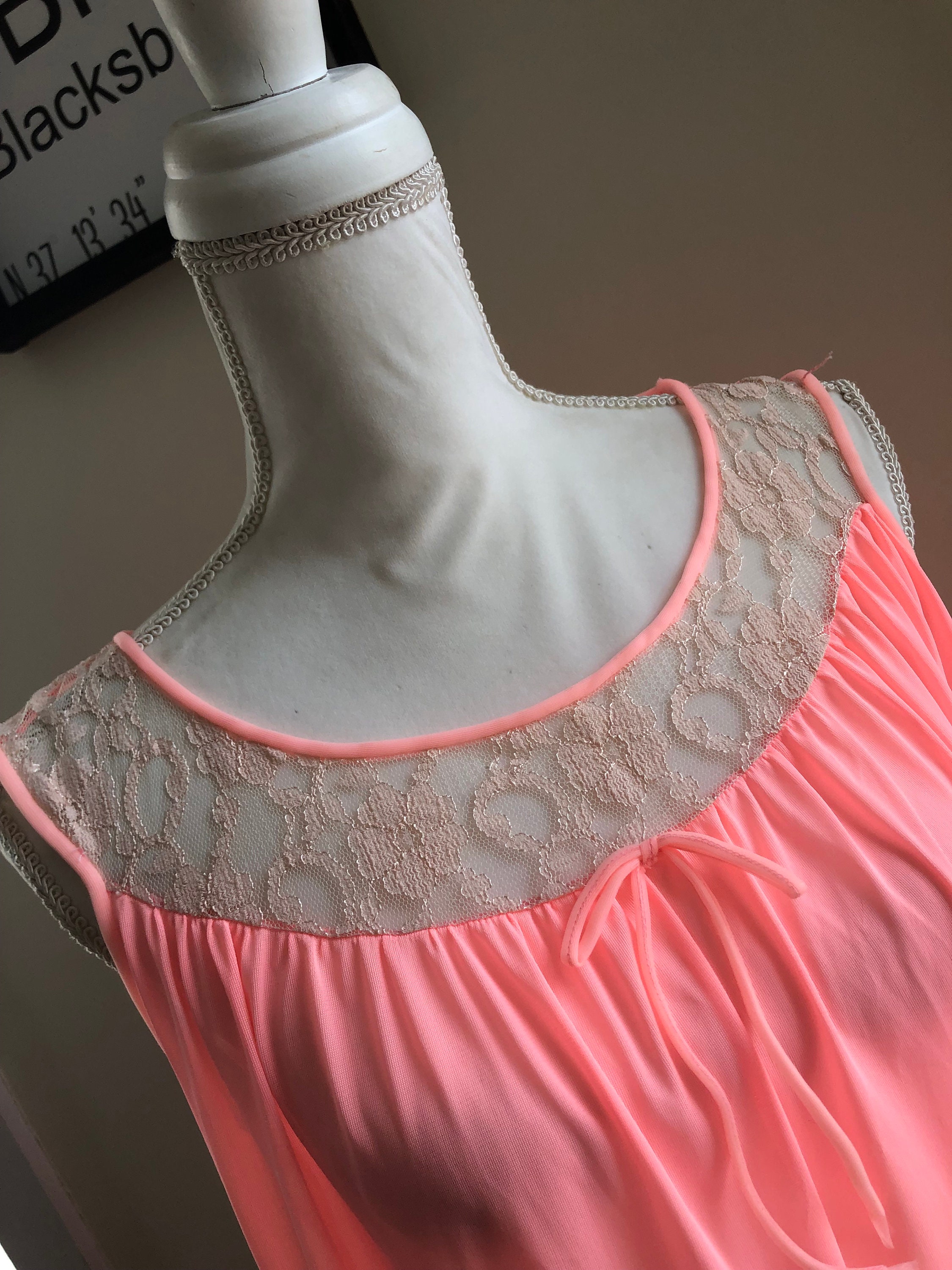 Vintage Salmon/peach Colored Nightie - Vintage 1970s Nightgown - Size ...