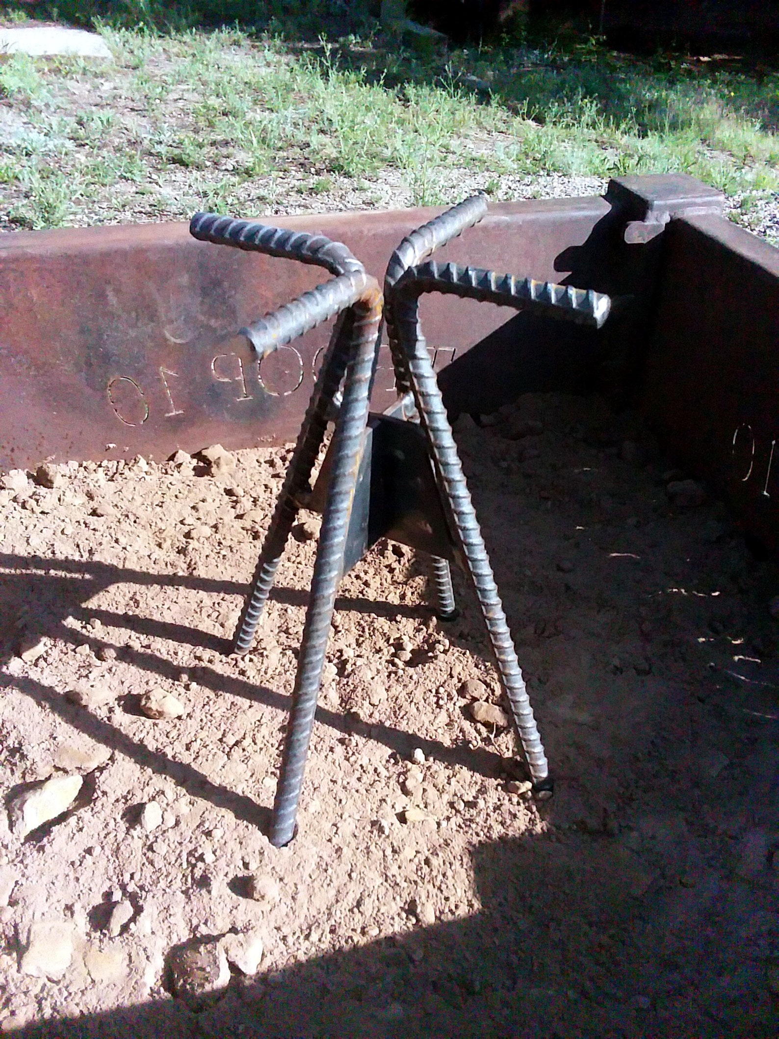 Vertical Fire Pit Stand Small Trivet Dutch Oven Stand - Etsy