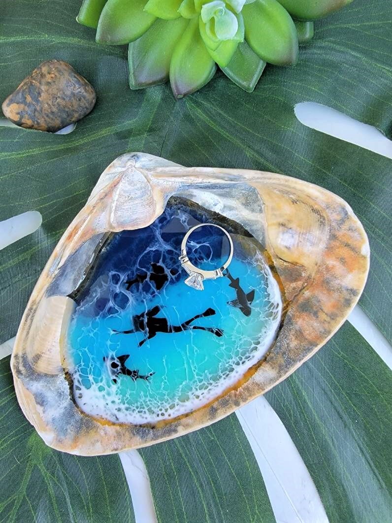 XXL Large Ocean Resin Clam Shell Ring Dish Scuba Diver Sharks Trinket ...