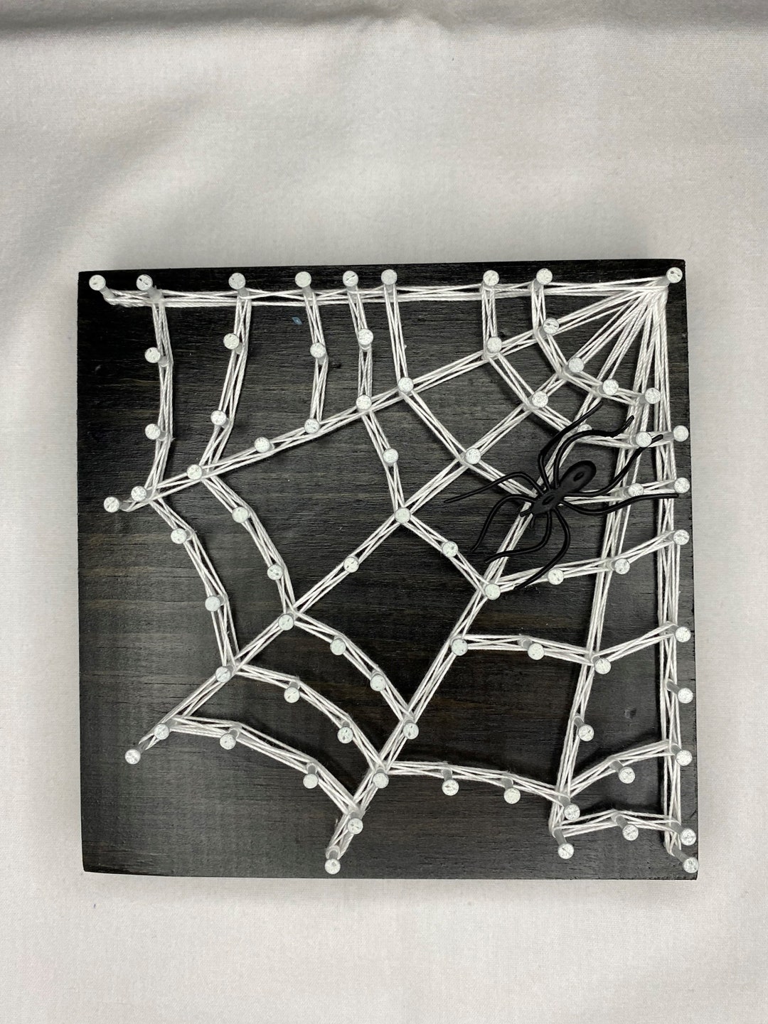 Spider Web String Art Wooden Sign With Plastic Spider halloween String ...