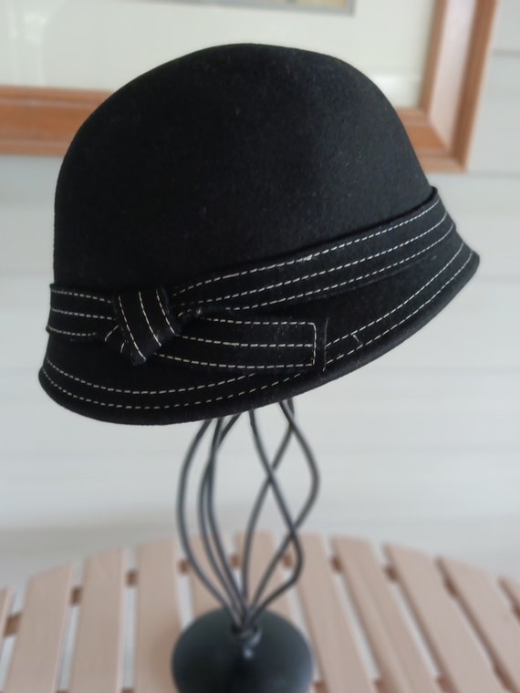 Vintage Hat Cloche Style Swooping Feathers Chocolate … - Gem